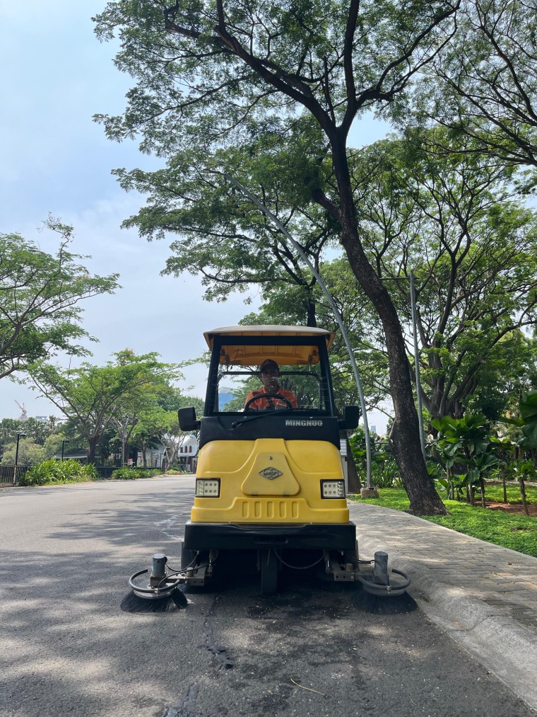 STREET SWEEPER, Pembersih Jalan Modern